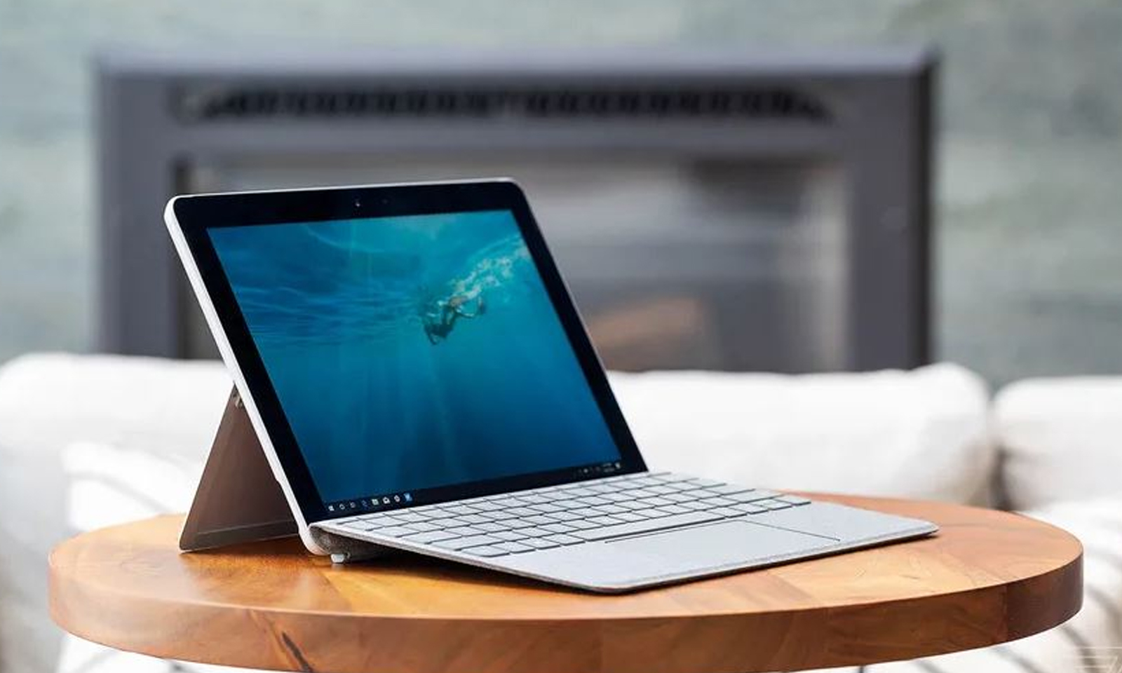 Microsoft yeni Surface SE ile Chromebook'lara rakip oluyor - Yazılım ...